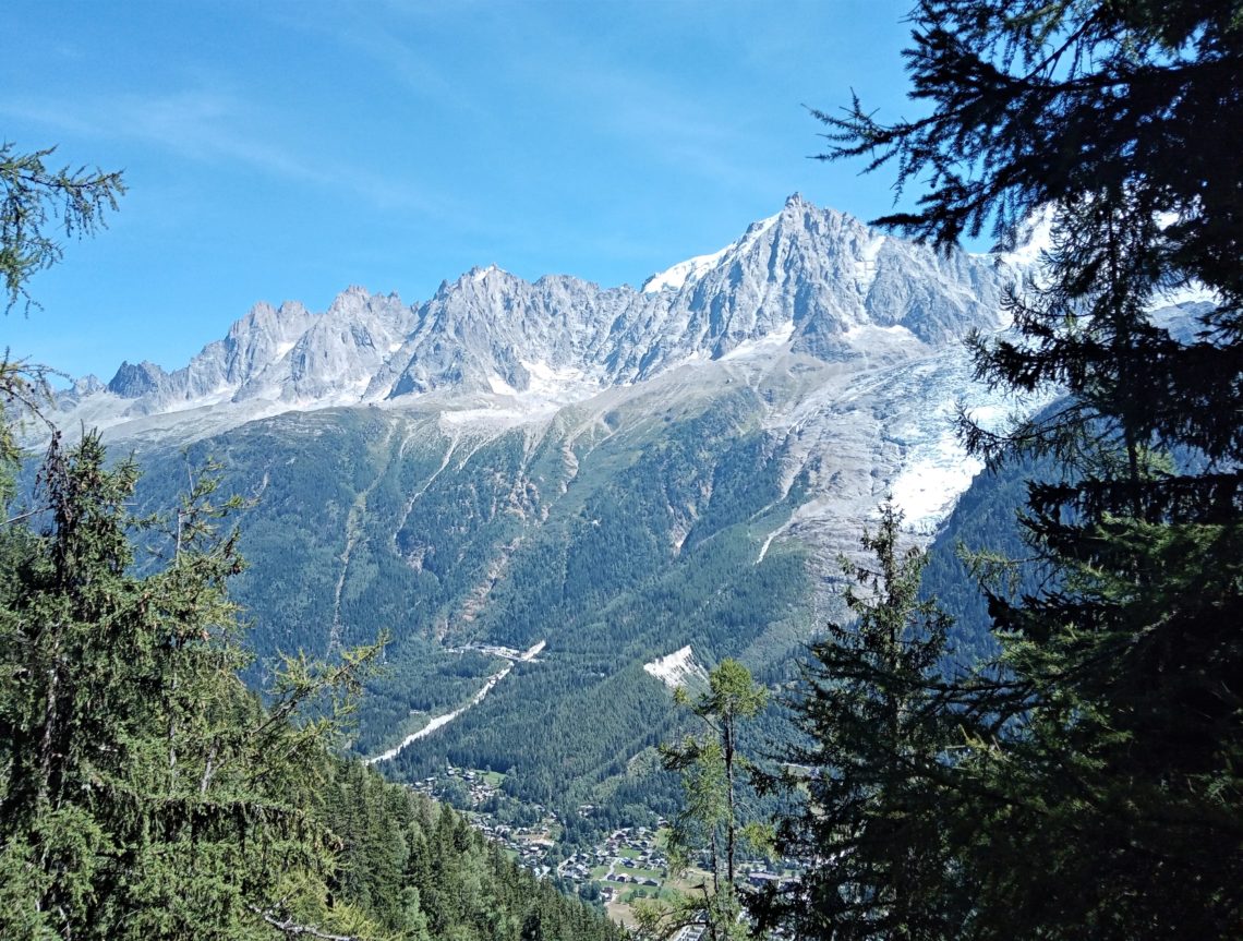 Chemin de randonnée de Chamonix vers Bossons - Terre et Lumières